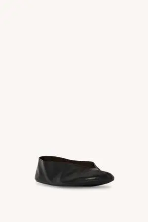 THE ROW Fay Flat Two Slip-on Shoes - Black