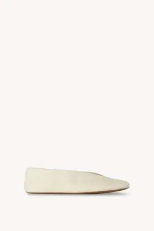 THE ROW Fay Flat Two Slip-on Shoes - Shell
