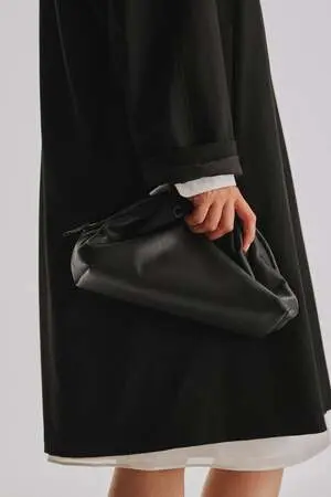 THE ROW Charlotte Clutch Bag - Black