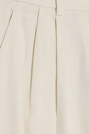 Theory Lynie Pleated Linen-blend Shorts - Ecru
