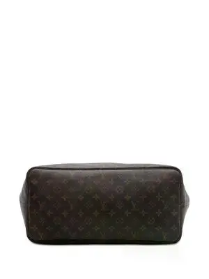 LOUIS VUITTON Monogram Neverfull Gm Tote Bag