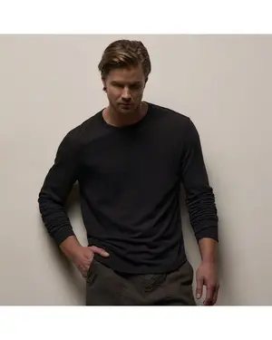 JAMES PERSE Shirttail Hem Crew Tee - Black