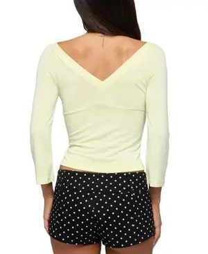 EDIKTED Mar V-neck Quarter Sleeve Top