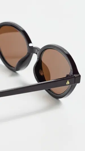 AIRE Pyxis Oval Sunglasses