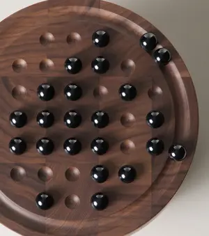 GIOBAGNARA Mocambo Peg Walnut Solitaire Set