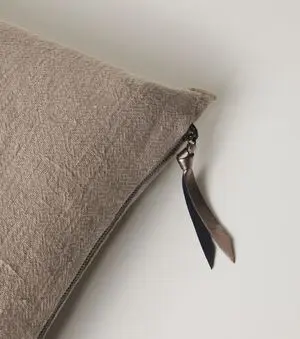 MAISON DE VACANCES Linen Crepe Cushion