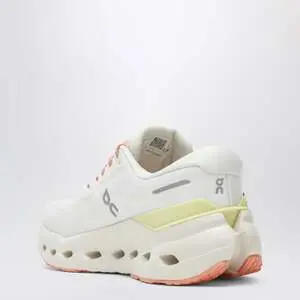 On Cloudmonster Sneakers - White