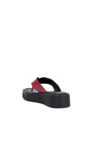 VAGABOND SHOEMAKERS Danya Platform Flip Flops - Red