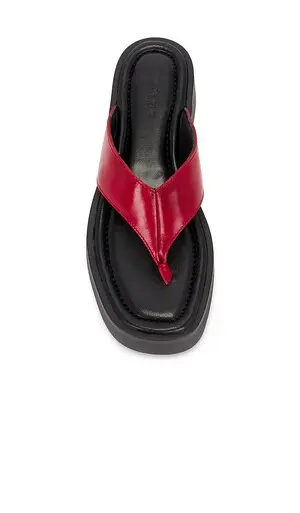VAGABOND SHOEMAKERS Danya Platform Flip Flops - Red