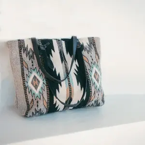 AMASOUK Looking Glass Tote