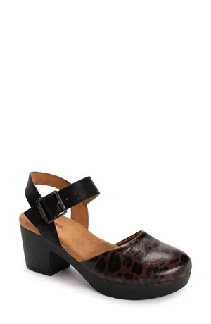 Muk Luks Buckled Shoes For Women