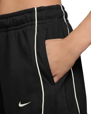 Nike Loose Mid Rise Fleece Shorts
