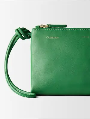 Calvin Klein Essential Pouch In Soft Calf Leather