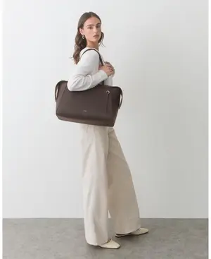 Cuyana Forma Bowler Bag - Mocha