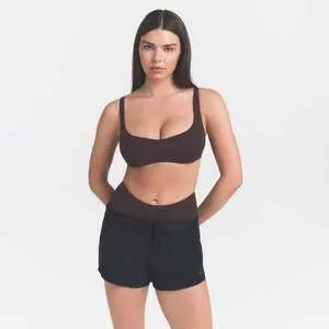 SKIMS Seam Front Micro Bra | Deep Neutral | | Nike Studio Stretch - Dark Roast