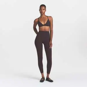 SKIMS 26" Legging | Deep Neutral | | Nike Studio Stretch - Dark Roast