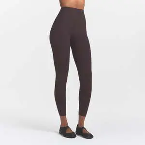 SKIMS 26" Legging | Deep Neutral | | Nike Studio Stretch - Dark Roast