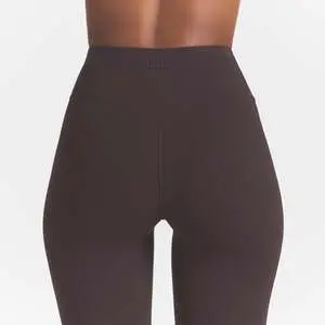 SKIMS 26" Legging | Deep Neutral | | Nike Studio Stretch - Dark Roast