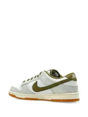 Nike Dunk Low Retro Sneakers