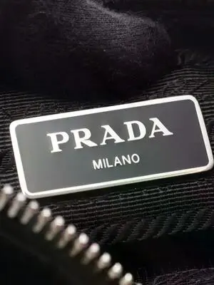 Prada Re-edition 2000 Crossbody Bag