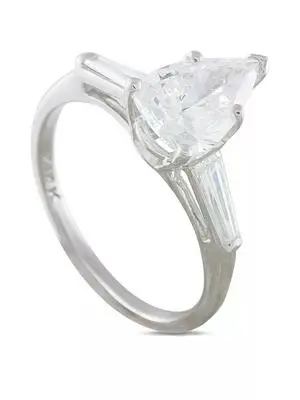 LB EXCLUSIVE 18k White Gold Pear And Baguette Diamond Ring