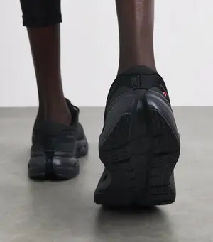 On Cloudrunner 3 Athletic Trainers - Black
