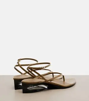 Alaïa Invisible Patent Leather Wedge Thong Sandals - Green