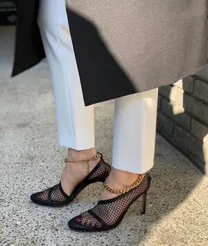 Bottega Veneta Mesh Overlay Pumps With Chain Detail - Black