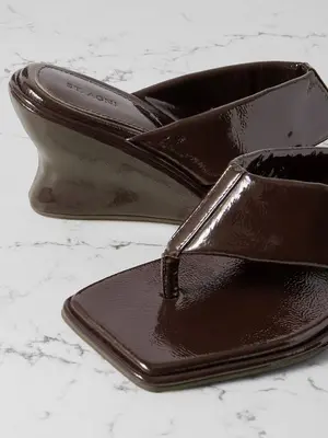 ST. AGNI Patent Leather Wedge Sandals - Wine Red