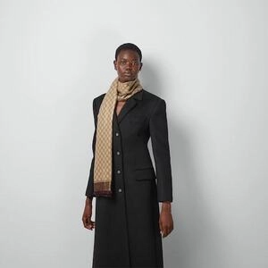 Gucci Gg Jacquard Frayed Edge Scarf - Nude