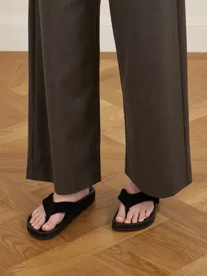 ST. AGNI Suede Platform Thong Sandals
