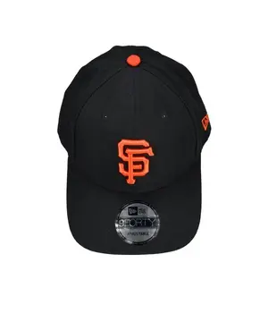 New Era Contrasting Logo Baseball Cap - Black