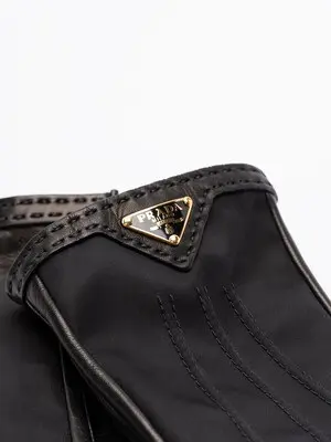 Prada Leather Gloves With Logo Detail