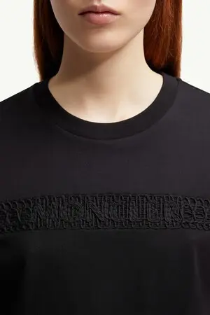 Moncler Embroidered Logo T-shirt - Black