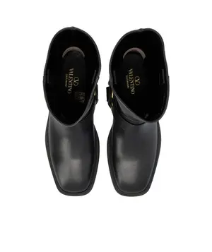 Valentino Garavani Vlogo Plaque Square Toe Boots