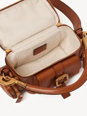 Chloé Small Camera Shoulder Bag With Buckle Detail - Clay Brown