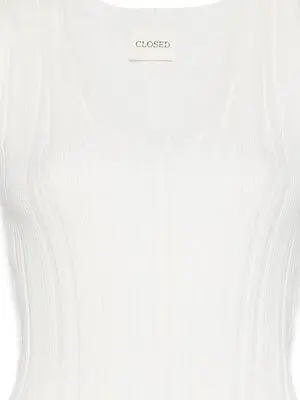 Closed Ribbed-knit V-neck Sleeveless Sweater - Ivory