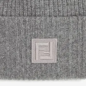Fendi Logo Patch Ribbed Beanie - Grey