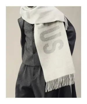 Jacquemus Logo Detailed Fringed Edge Scarf - White