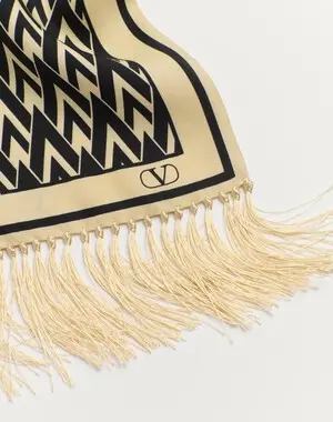 Valentino Garavani Toute La V Fringed Edge Scarf - Nude