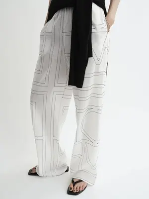 TOTEME Monogram Print Pyjama Pants - White/black