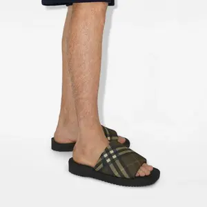 Burberry Check Trek Slides - Black