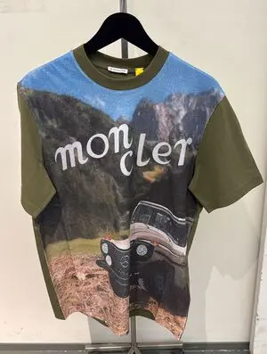 Moncler Round Neck Short Sleeve T-shirt - Gray