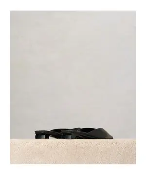Ami Pointed Flat-soled Mules