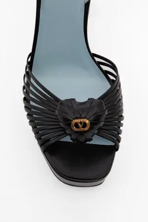 Valentino Garavani Coeur Royal Platform Sandals - Black