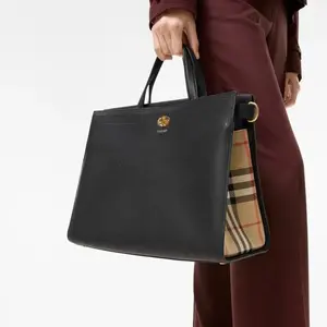 Burberry Medium Cotswolds Tote In Grainy Calf Leather With Check Panels