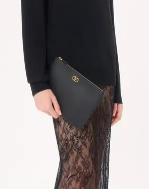 Valentino Garavani Vlogo Signature Zip-up Clutch Bag - Black
