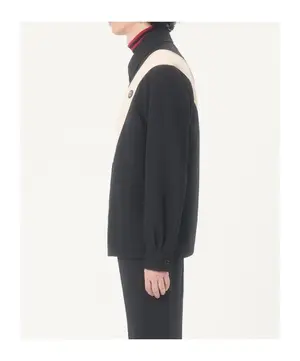 Valentino Garavani Logo Patch Zip-up Overshirt - Black
