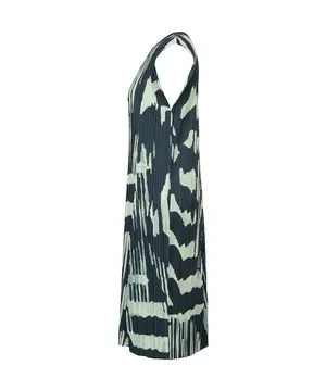Issey Miyake Refraction Pleated Vest - Gray Navy