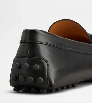 TOD'S Gathered Slip-on Loafers With Metal Buckle - Black